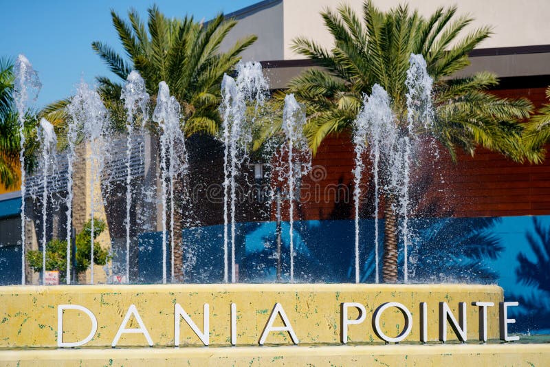 Dania Pointe Florida USA Photo of the Entrance Fountain Editorial Stock ...
