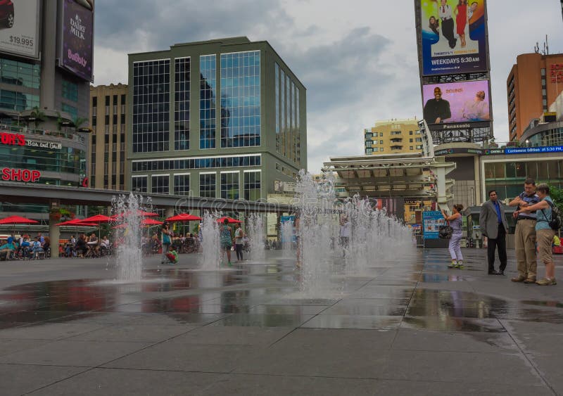 A fountain in downtown editorial stock photo. Image of highway - 39162813