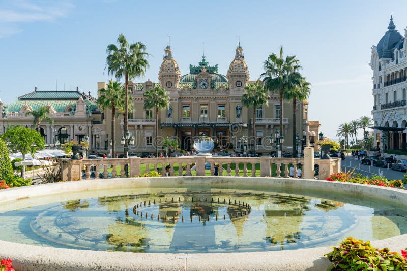Fountain and the Famous Casino Monte-Carlo Editorial Photography ...