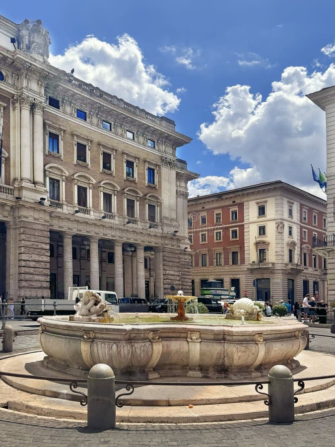 Fountain in the Piazza Colonna, Rome, Italy Stock Photo - Image of ...