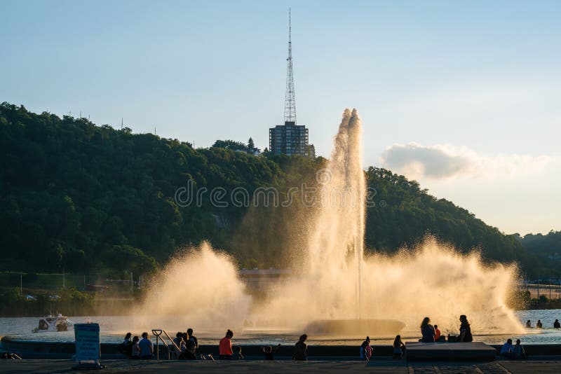 Fountain at Point State Park, in Pittsburgh, Pennsylvania Editorial ...