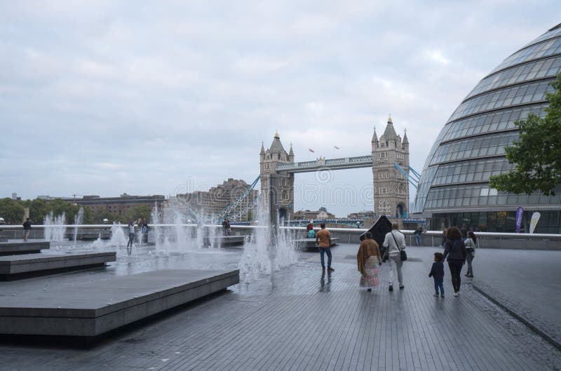 The Fountains at More London Riverside - LONDON, ENGLAND - SEPTEMBER 14 ...