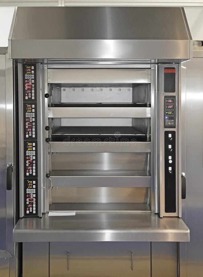Four commercial de cuisson image stock. Image du boulangerie - 115904639