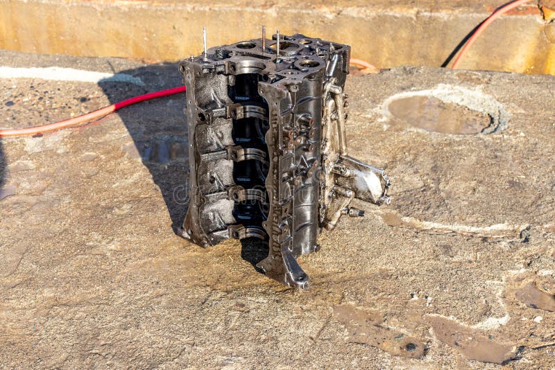 The Four-cylinder Disassembled Engine Block Stock Image - Image of ...
