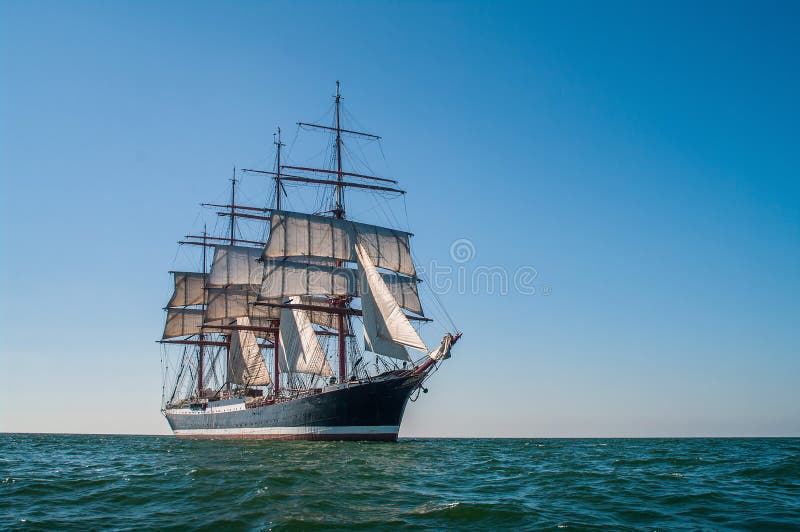 Four-masted Barque Right Side View Stock Photo - Image of yacht, ocean ...