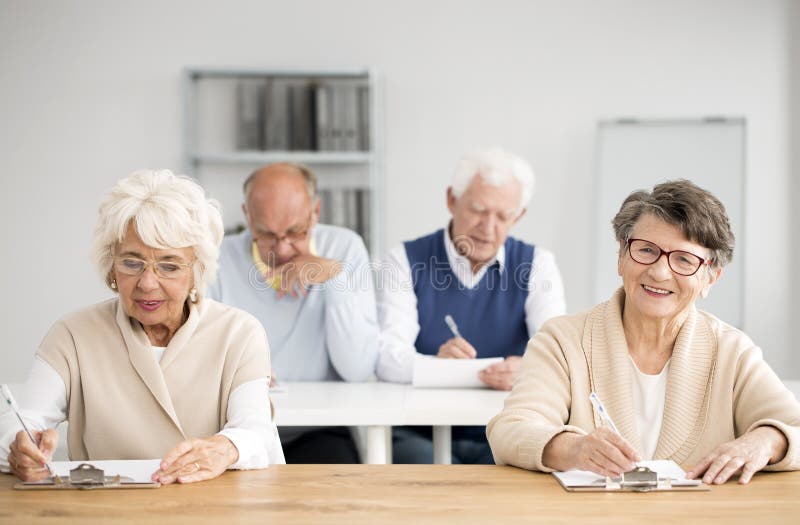 Seniors Computer Stock Images - Download 3,662 Royalty Free Photos