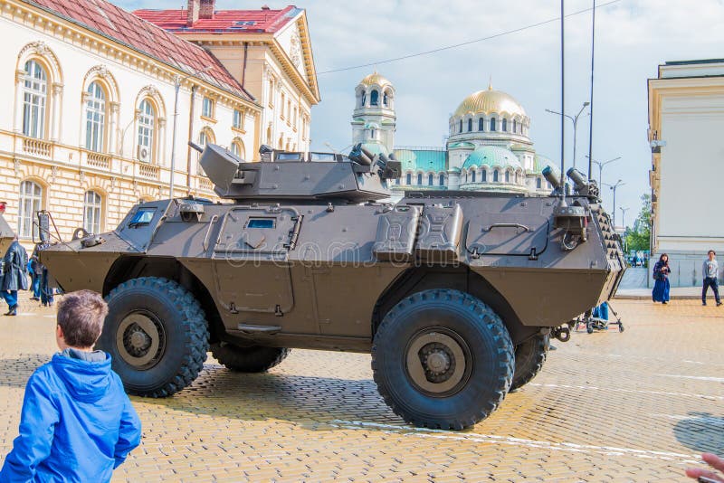 Four-wheeled Armored Vehicles Commando Select on Military Hardware ...