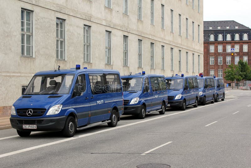 Fourgons De Police Français Photo stock - Image du france, stationné ...