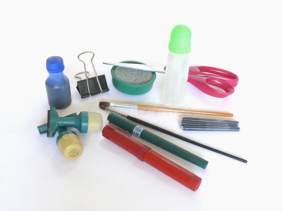 Fournitures de bureau photo stock. Image du illustrateur - 8141562