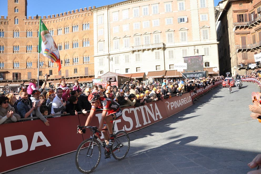 The fourth winner editorial photo. Image of bike, athlete - 23732911