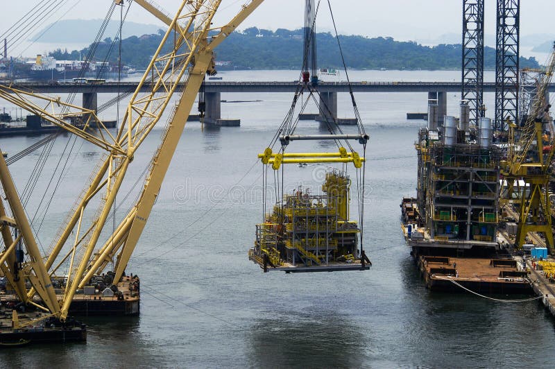 An FPSO in the Assembly Phase Receives One of the Last Modules. Stock ...