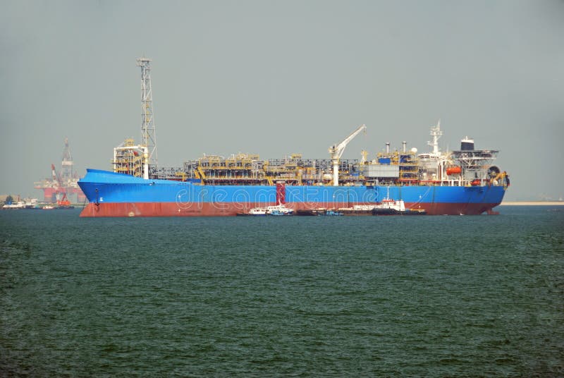 FPSO, Floating Production Vessel Stock Photo - Image of pipeline ...