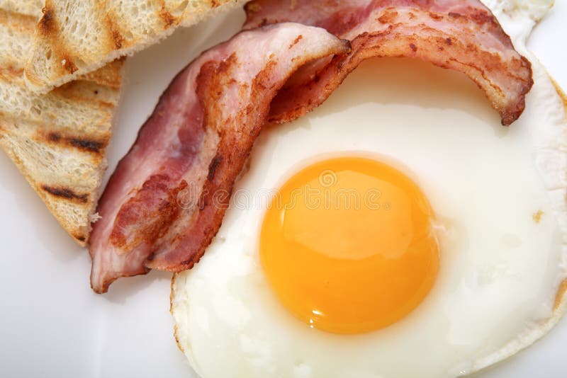 Frühstück - Toast, Eier, Speck Stockfoto - Bild von stab, braten: 8484154