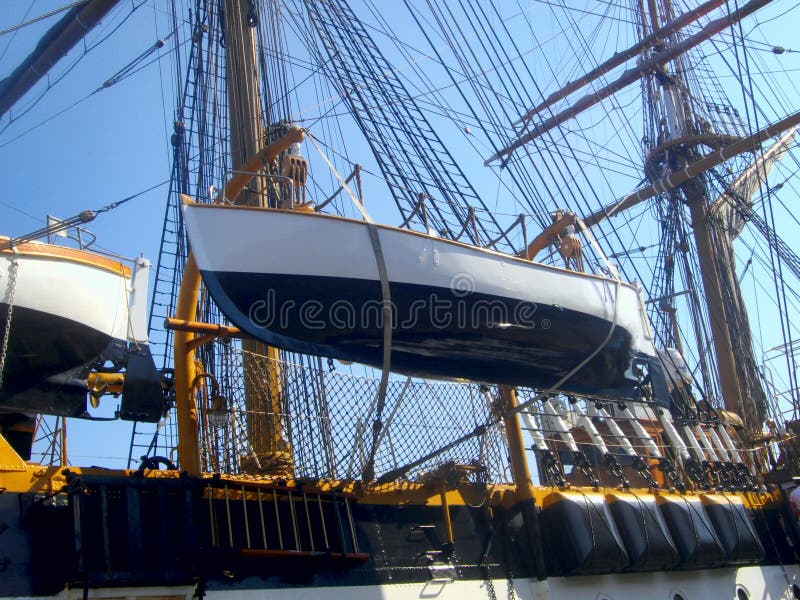 Fragata Militar Antigua (detalle) Foto de archivo - Imagen de exterior ...