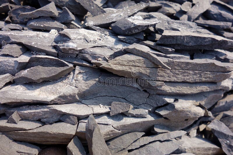 Fragmentos Da Rocha De Xisto Imagem de Stock - Imagem de flocos, curso ...