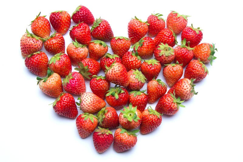 Fraises en forme de coeur image stock. Image du lame - 50070939