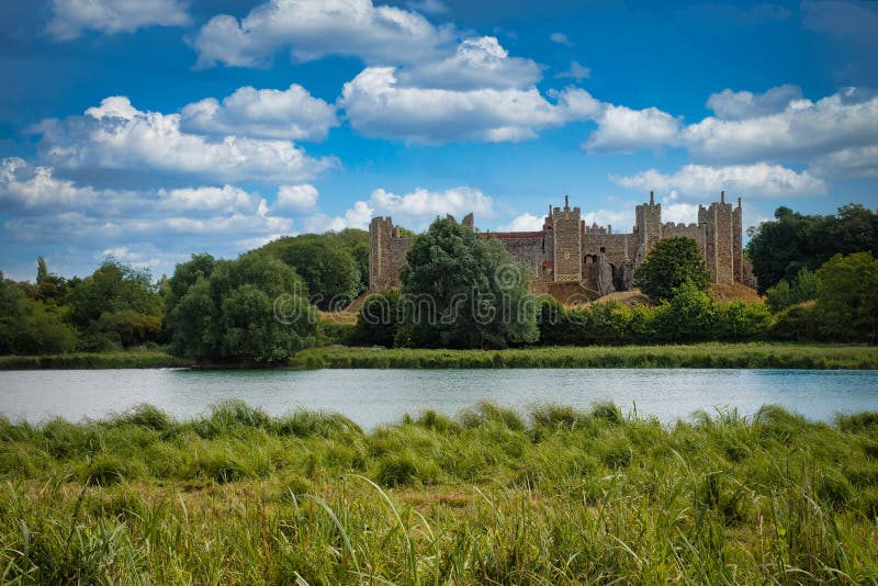 Framlingham Castle Across the Mere Stock Image - Image of mere, wetland ...