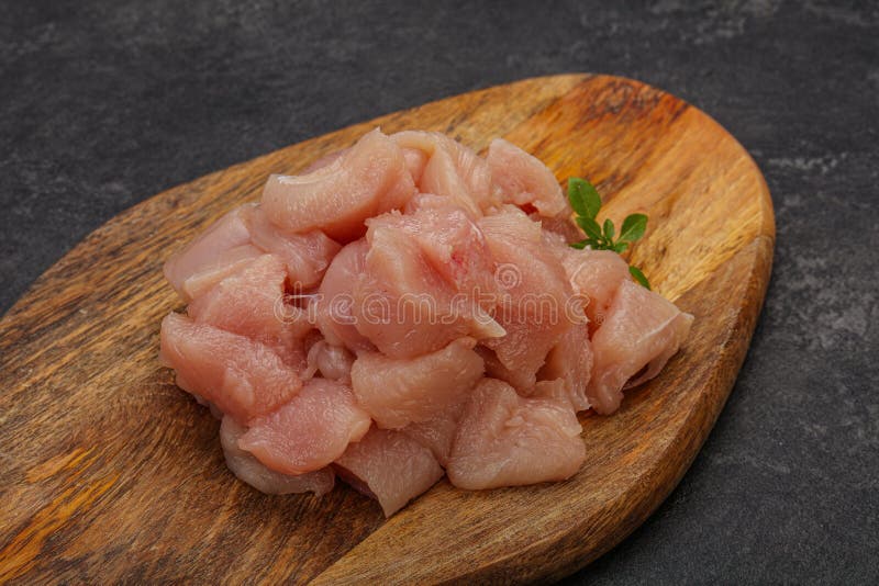 Frango Cru Picado Para Cozinhar Foto de Stock - Imagem de tiro, cortado ...