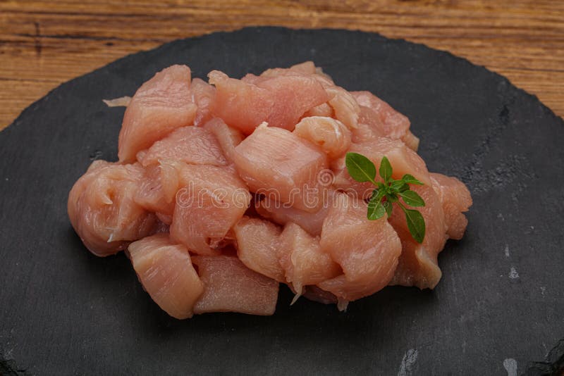 Frango Cru Picado Para Cozinhar Imagem de Stock - Imagem de cortado ...