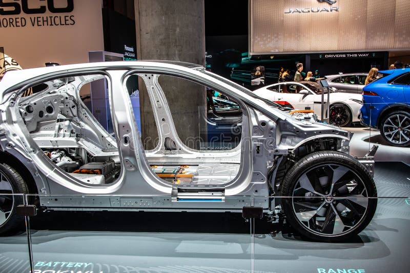 Cross Section of Electric Jaguar I-PACE SUV with High Voltage Battery ... Cross Section of Electric Jaguar I-PACE SUV with High Voltage Battery ...