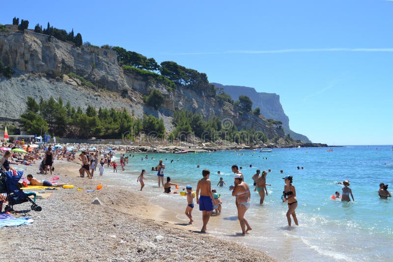 Frankreich Der Strand Im Cassis Redaktionelles Stockbild - Bild von ...
