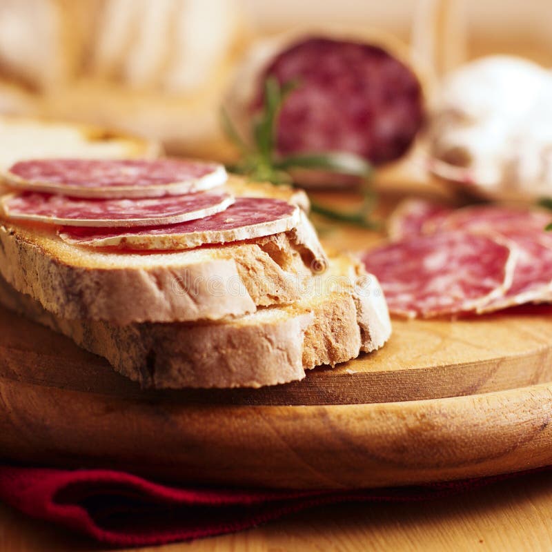 Frans Brood Bij Een Bakkerij in Parijs Stock Afbeelding - Image of ...