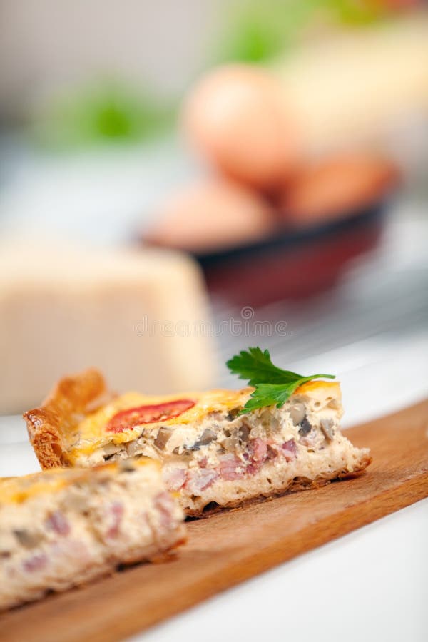 Franse quichepastei stock foto. Image of bijtend, maaltijd - 39990998