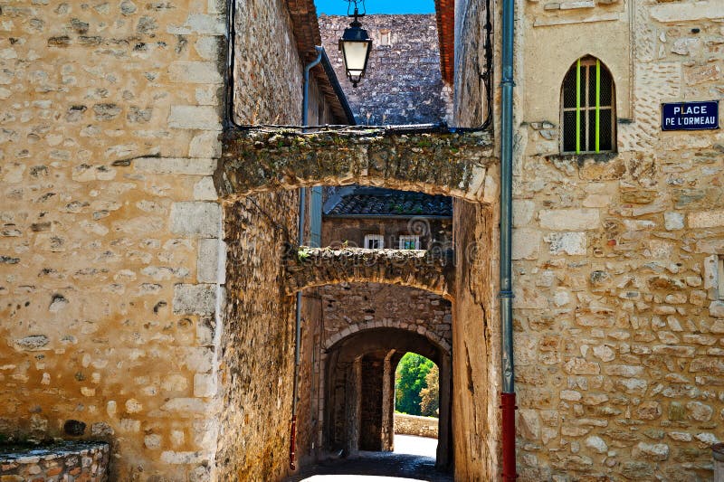 Franse Stad stock afbeelding. Image of binnenplaats, gang - 24155075