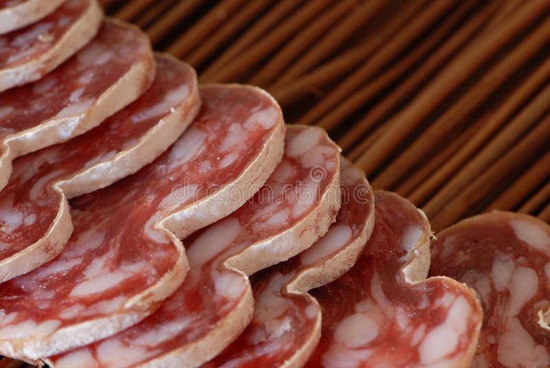 Trocknen Sie Französische Wurst (saucisson) Von Der Rhône-Alpenregion ...