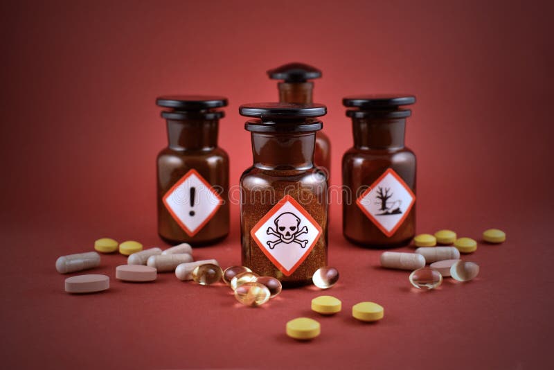Frasco con el veneno imagen de archivo. Imagen de veneno - 11863409