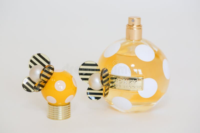 Frasco De Perfume Al Estilo De Las Abejas Con Perfume Foto editorial ...