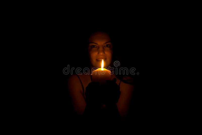 Leuchte in der Schwärzung stockbild. Bild von schön - 105589405