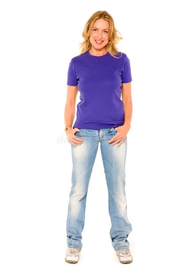 Frau, Die Mit Der Hand In Der Tasche Steht Stockfoto - Bild von jeans ...