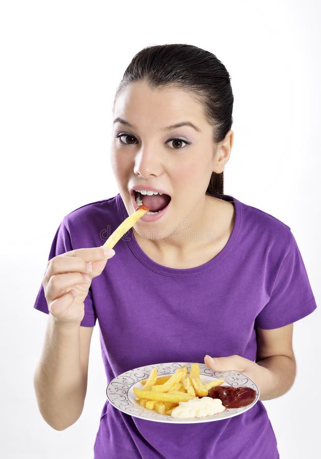 Frau, Die Pommes-Frites Isst. Stockfoto - Bild von gesund, gebraten ...