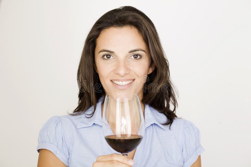 Frau Mit Einem Glas Weißem Wein Stockbild - Bild von hände, europäisch ...