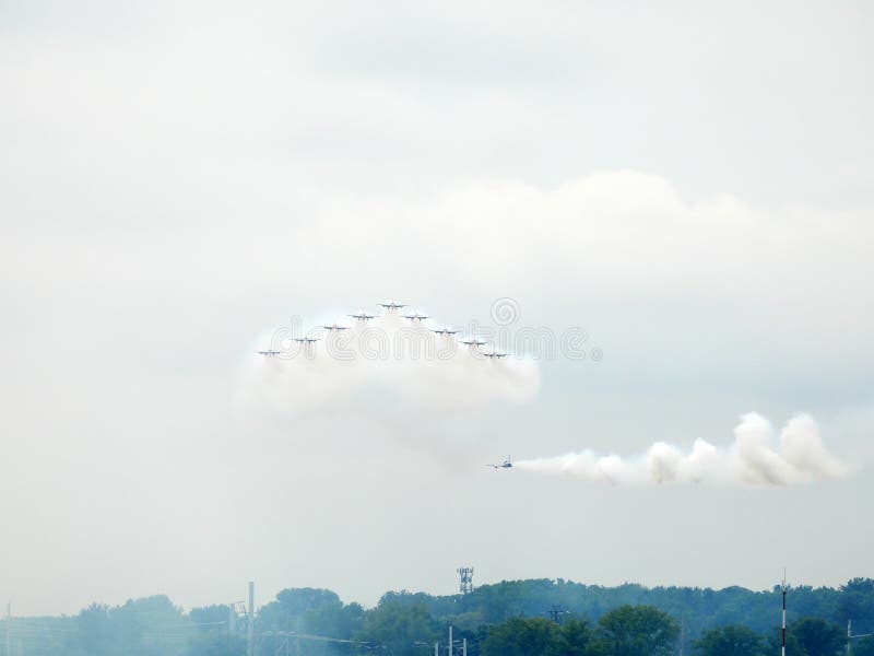 Italian Frecce Tricolori National 9 Jet Team Final Demo Maneuver with ...