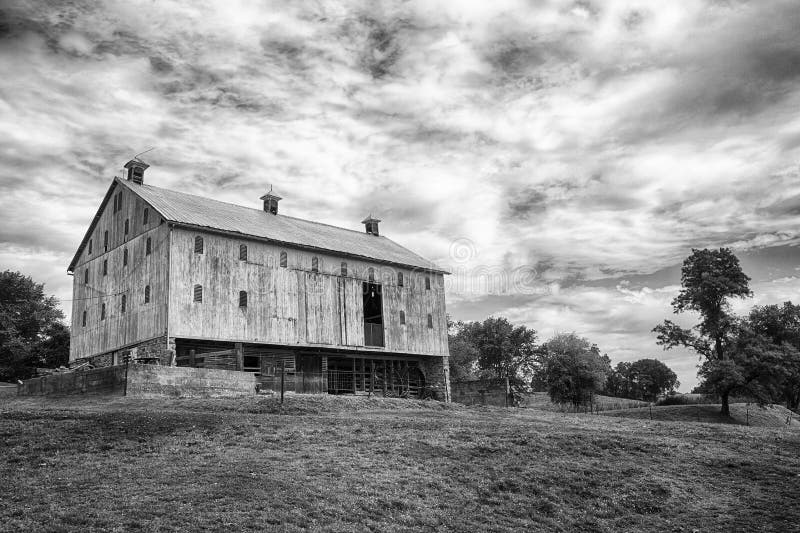 21,439 Barn Photo Black White Stock Photos - Free & Royalty-Free Stock ...
