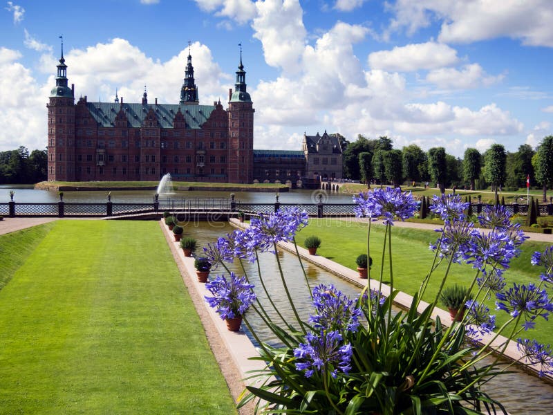 Frederiksborg Palace stock photo. Image of scandinavian - 33487584