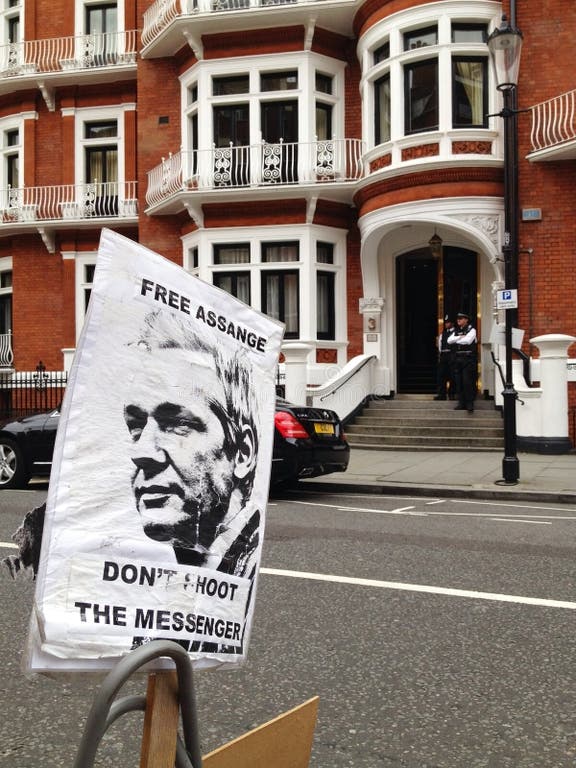 Free Assange sign editorial photo. Image of protesting - 27842286