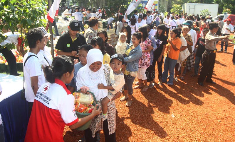 Free groceries editorial photography. Image of hunger - 32529307
