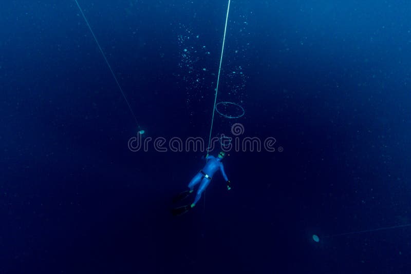 Freediver Makes Air Bubble Ring Stock Image - Image of ocean, depth ...