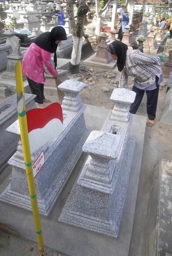 Unnamed Grave Marker in an Old Forgotten Cemetery Stock Image - Image ...