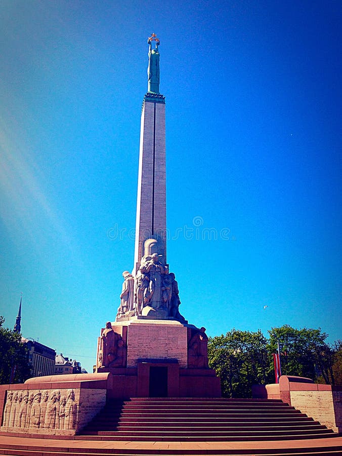 Freedom monument editorial photo. Image of wallpaper - 40734376
