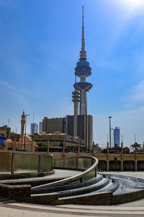 Freedom Tower De La Ciudad De Kuwait Foto de archivo - Imagen de ...