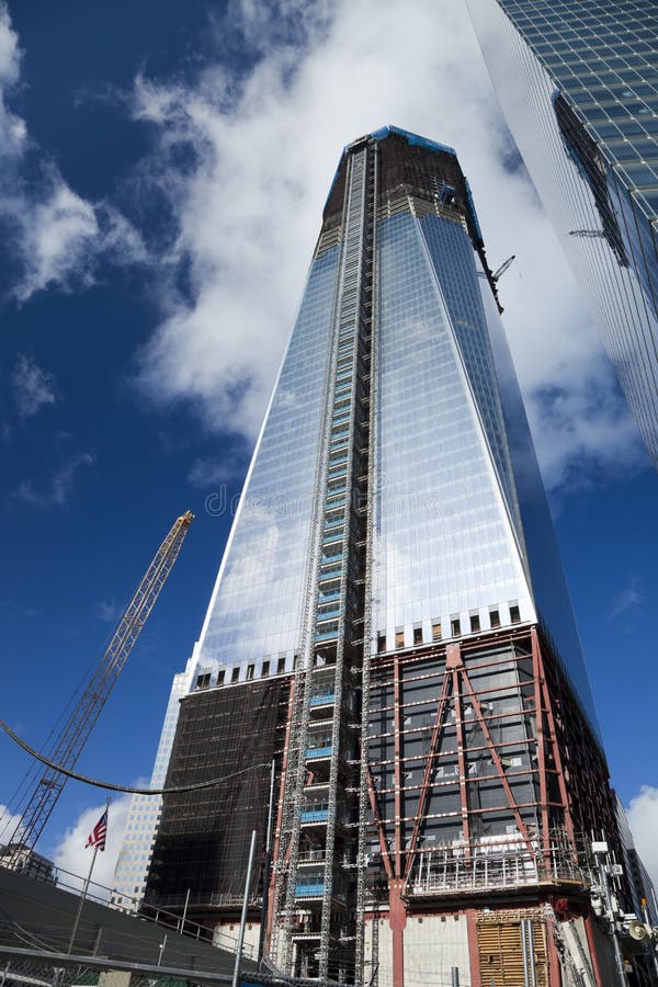 The First Two Steel Beams for the Freedom Tower Rose at Ground Zero in ...