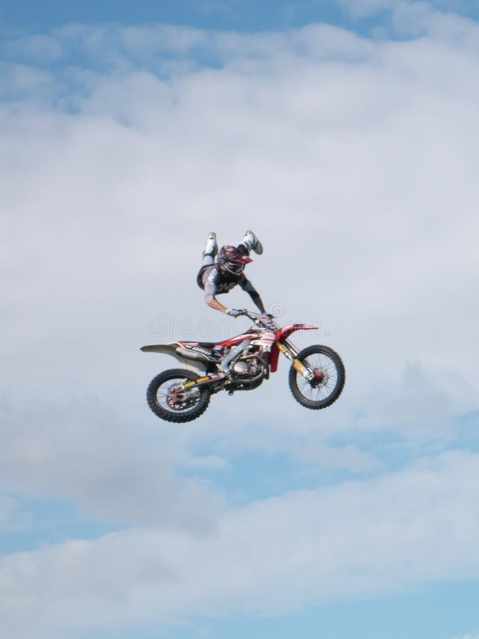 FREESTYLE MOTOCROSS 2009 editorial photo. Image of sport - 9611421