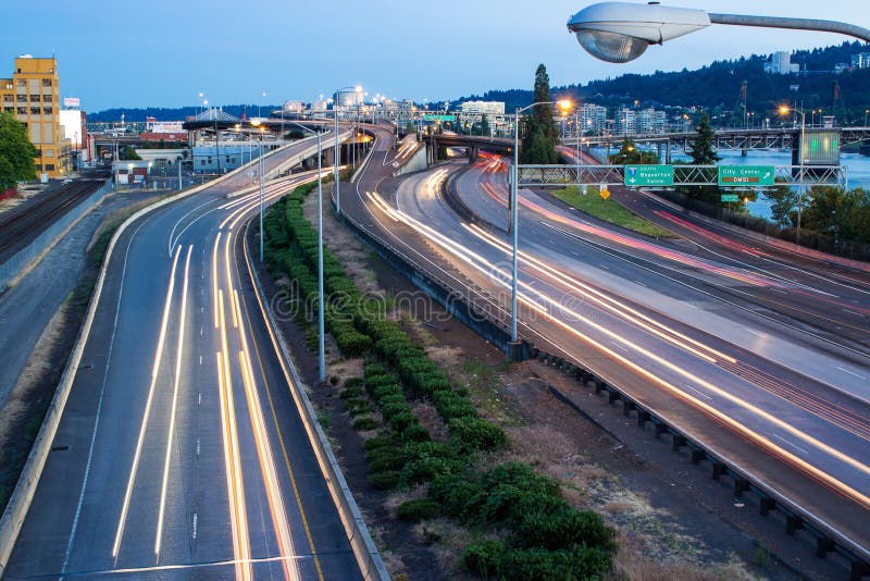 Freeway in Portland, Oregon Stock Photo - Image of road, vehicles: 41950802