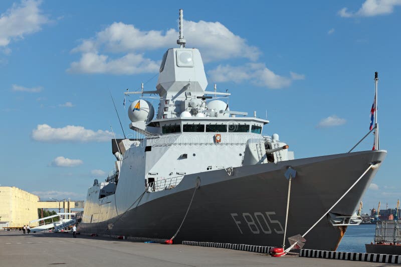 Fregatt redaktionell arkivbild. Bild av industri, industriellt - 34899082