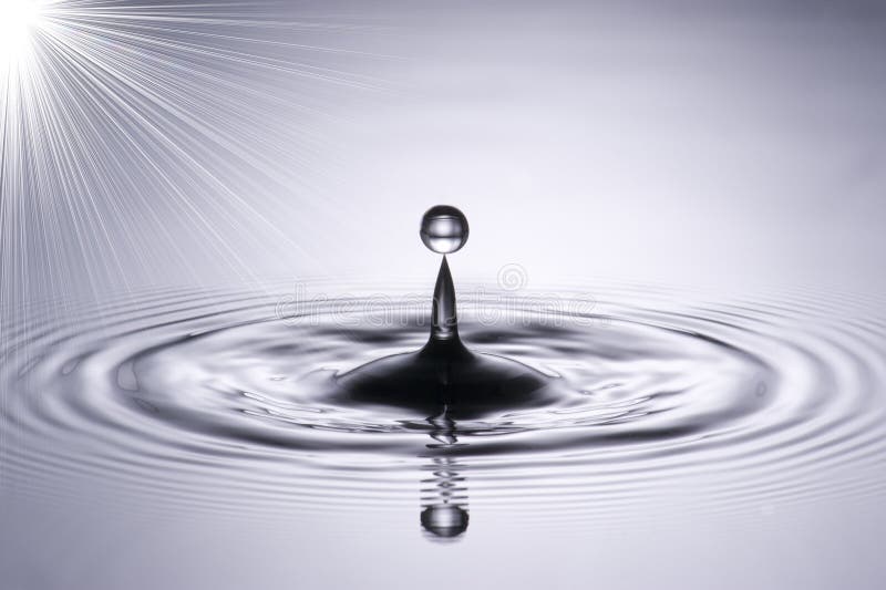 Freies Wasser-Tropfen-Spritzen Stockbild - Bild von leuchte, nave: 25009013