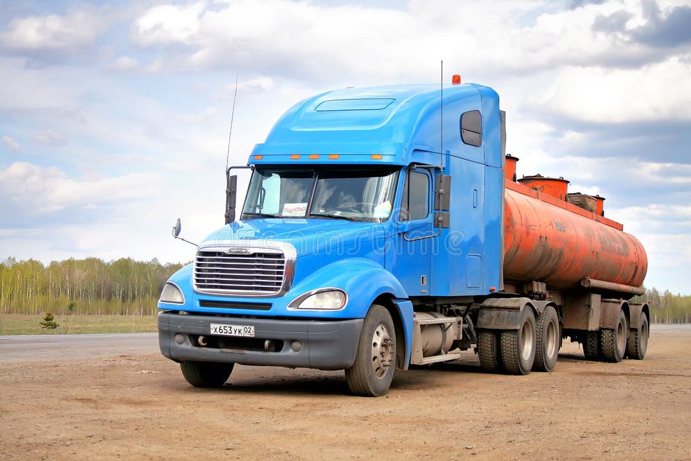 Freightliner Columbia editorial photography. Image of automobile - 38133202